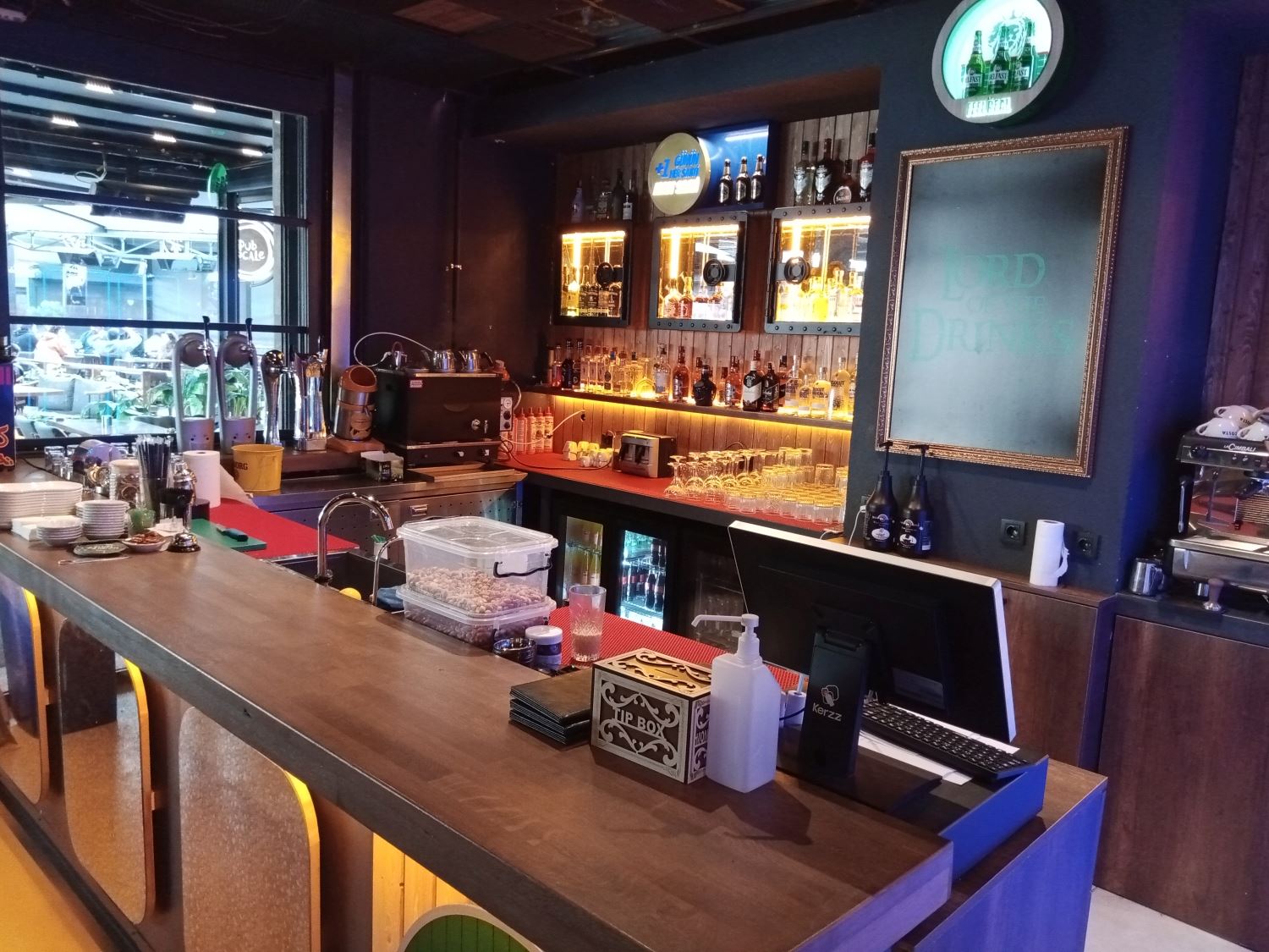Sir Winston Pub (Bornova) | Ekmekçiler Endüstriyel Mutfak